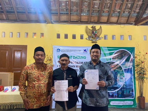 Tim Pengabdian UPY Kembangkan Digitalisasi Wisata Religi di Senuko - Website LLDIKTI Wilayah V